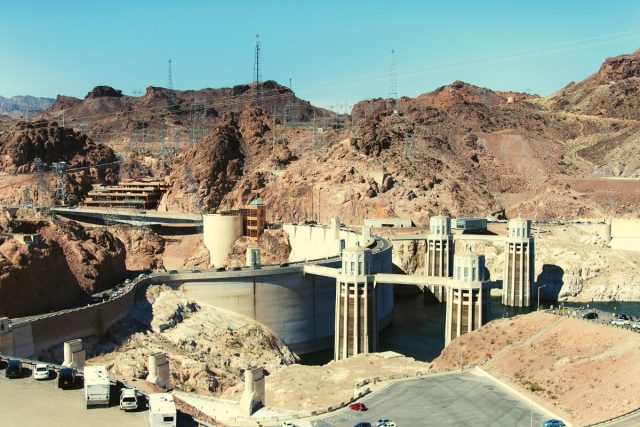 Can You Drive Over The Hoover Dam? - FamilyVacation.com
